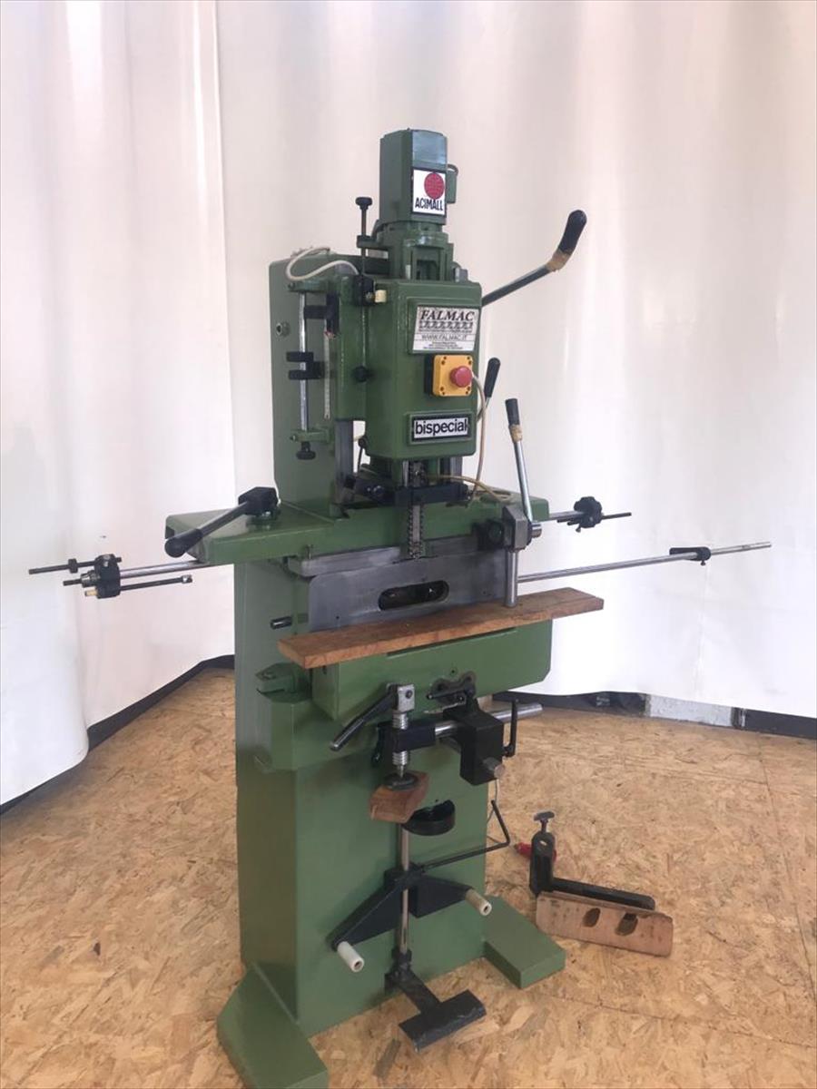 Foratrice cavatrice per serramenti legno